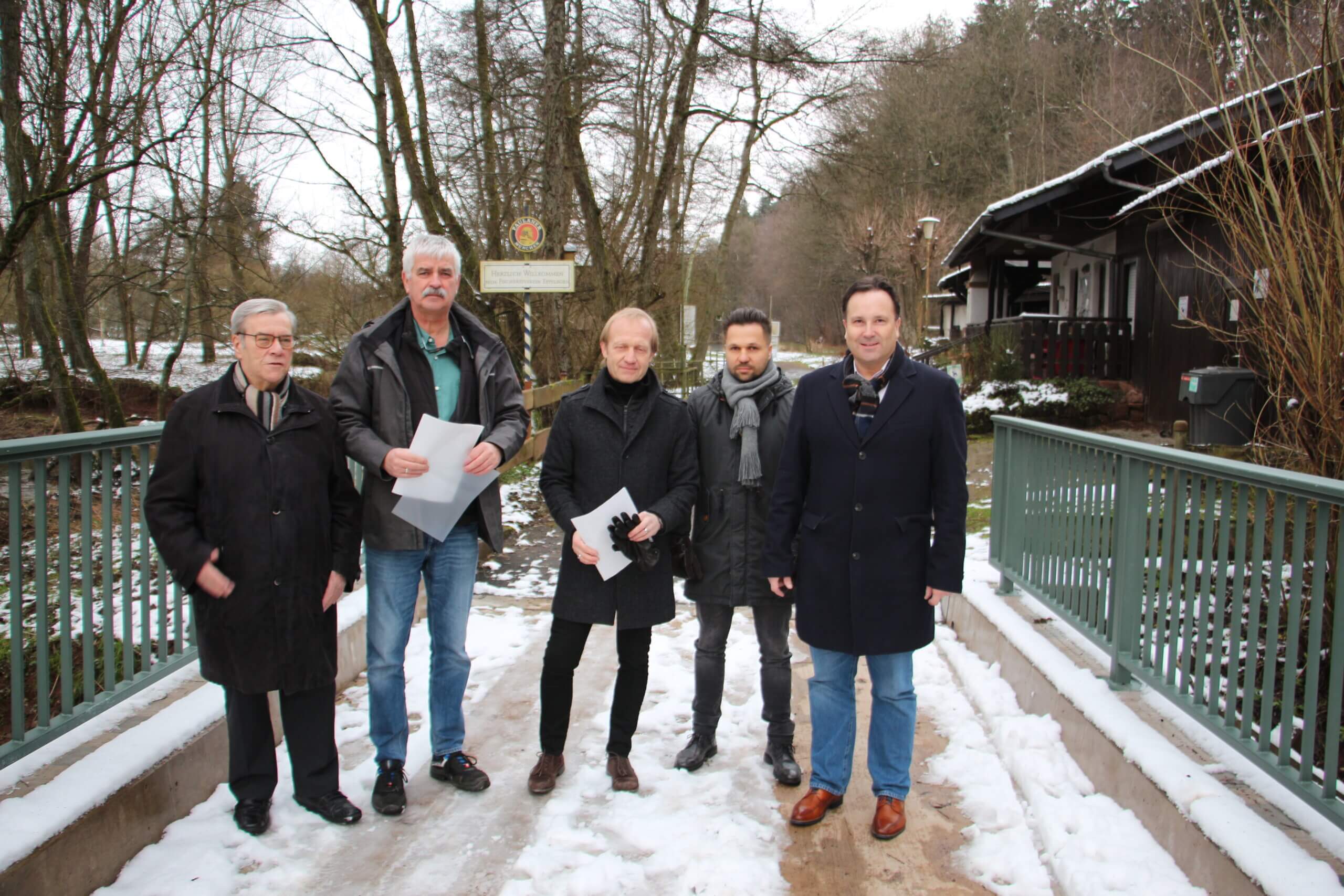 Brücke zum Fischweiher in Eppelborn fertiggestellt - Gemeinde Eppelborn