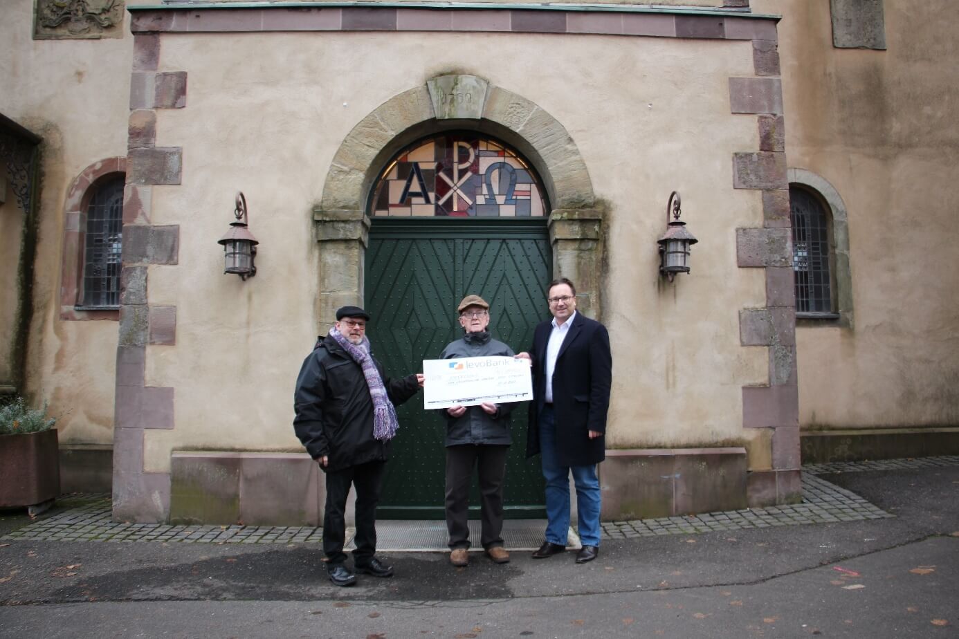 Scheckübergabe an die Katholische Kirchengemeinde Eppelborn für die ...